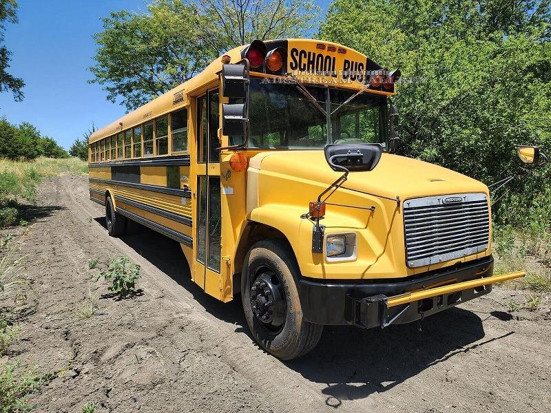 2001 Caterpillar School Bus 36’ | airstreamer エアストリームギャラリー